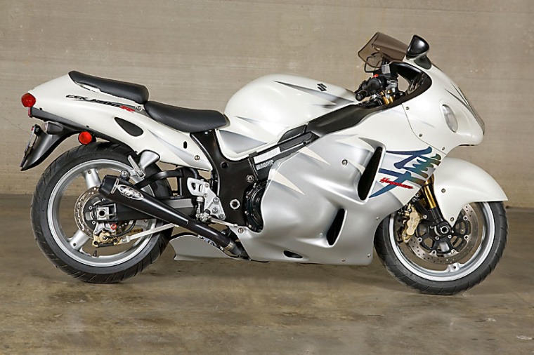 2002-07 Suzuki Hayabusa Retro Drag Slip On – Black – Shop M4 Exhaust